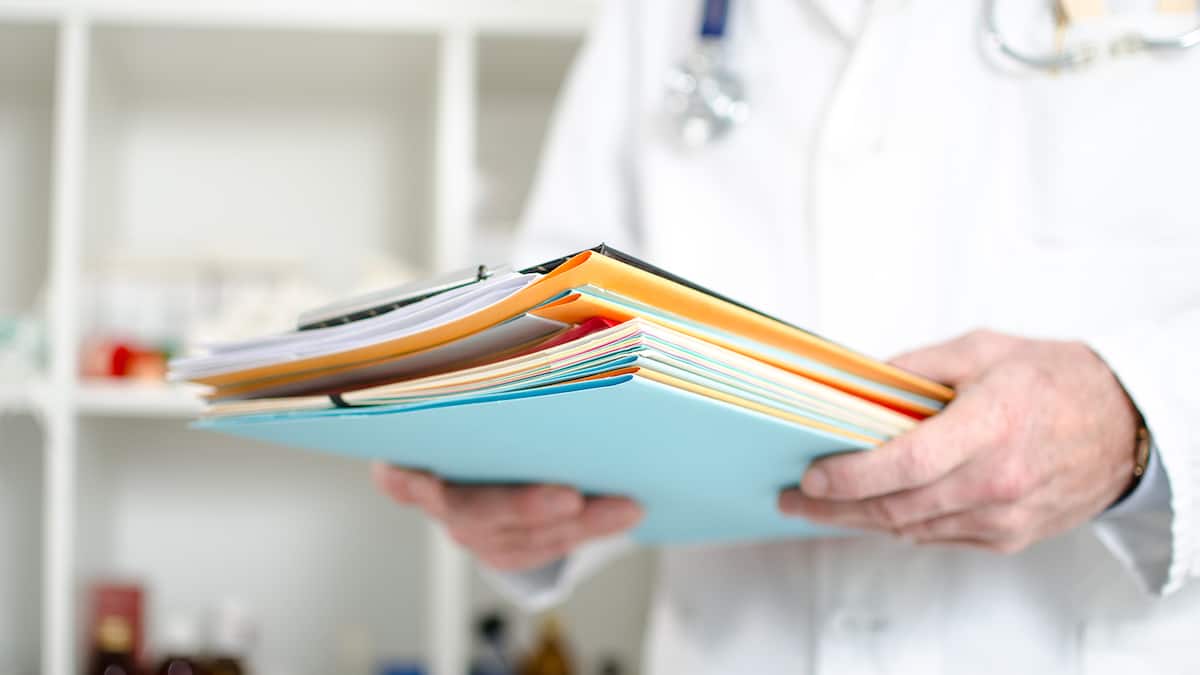 Accès au dossier médical: Quels sont les droits des patients? | Illustré