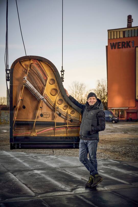 Alain Roche, le pianiste qui vole à l'aube | Illustré