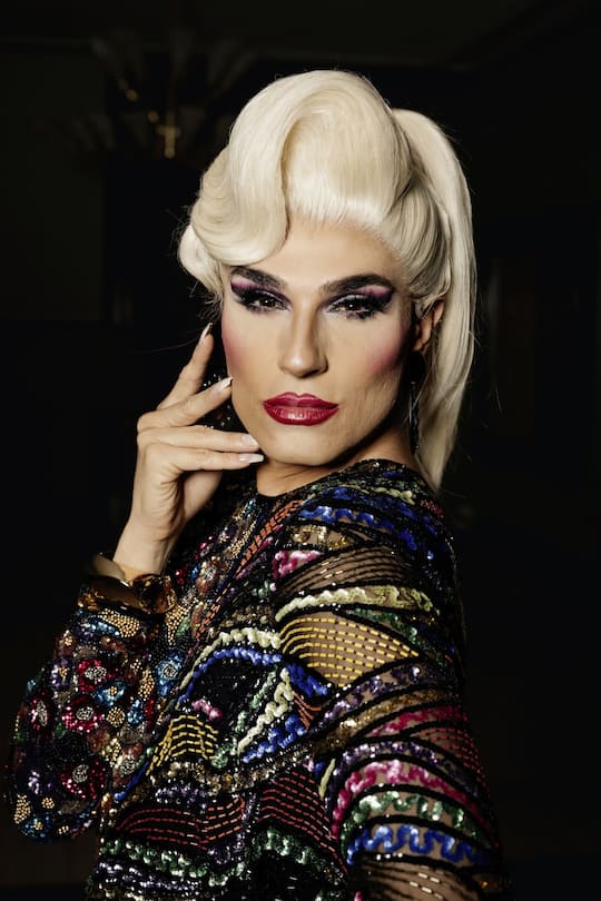 Frani ELLE, la drag-queen valaisanne qui cartonne sur les réseaux ...