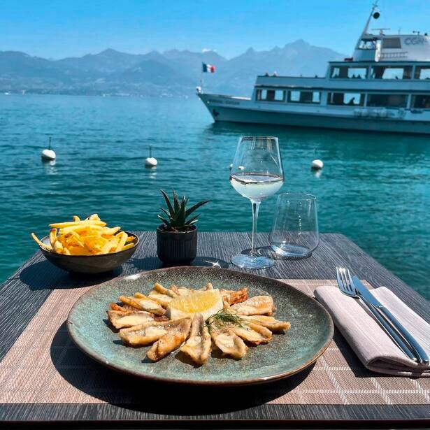 10 adresses pour manger les filets de perche les pieds dans l'eau ...