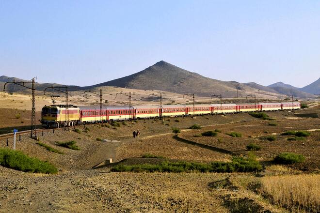 Le grand guide des voyages en train | Illustré