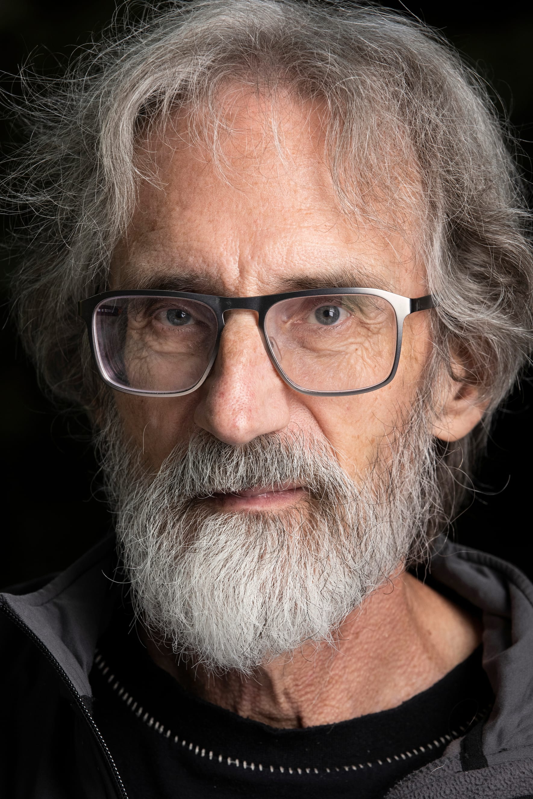 John Howe's Instagram, Twitter & Facebook on IDCrawl